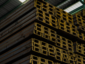 Besi Siku, UNP, CNP: Perbandingan & Kapan Harus Pakai | Perwira Steel