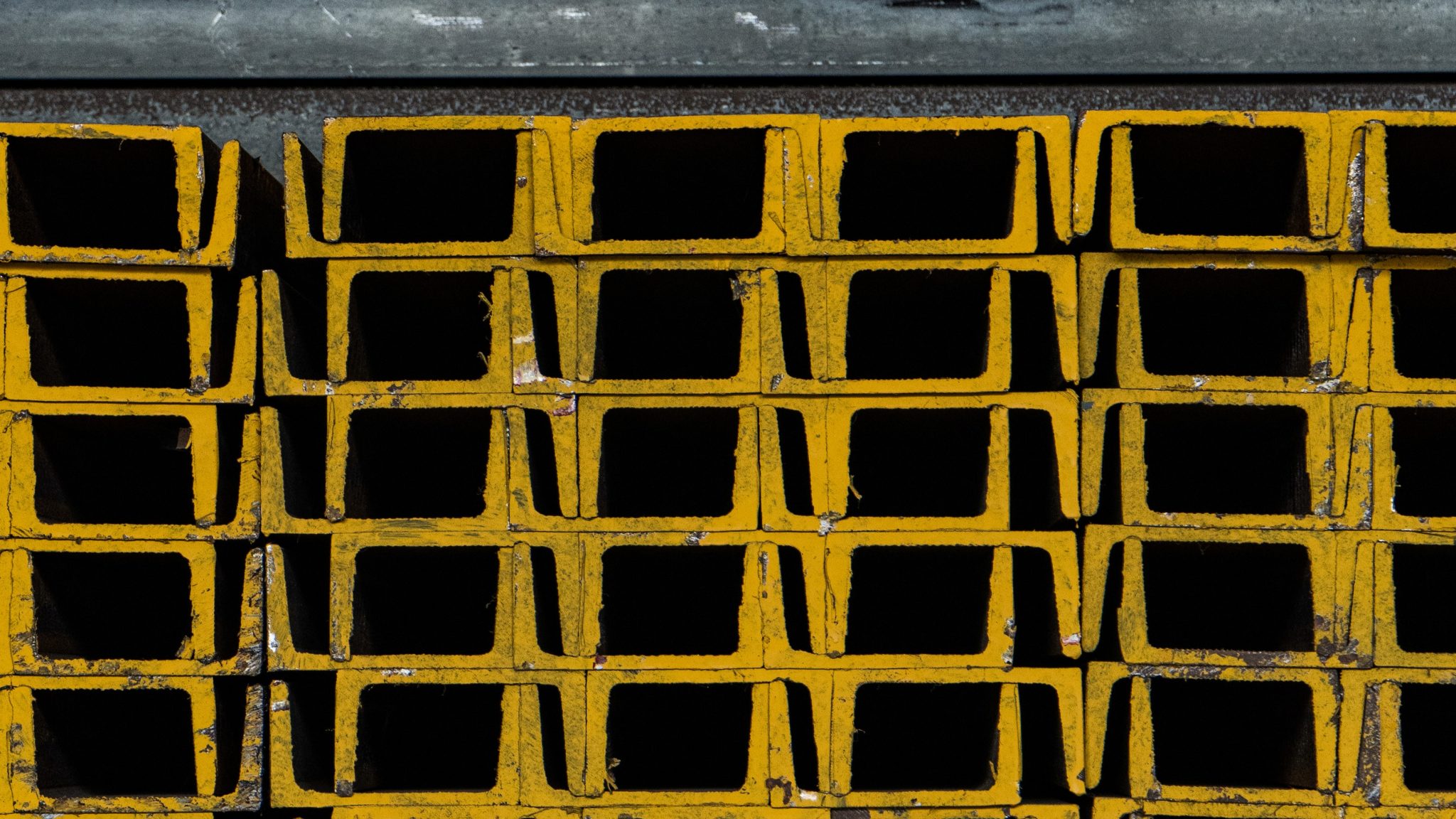 Perbedaan Besi UNP dan CNP: Panduan Lengkap Perwira Steel | Perwira Steel