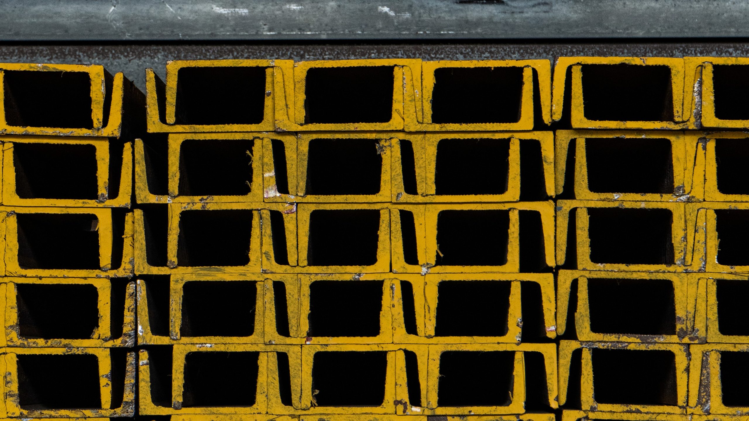 Perbedaan Besi UNP dan CNP: Panduan Lengkap Perwira Steel | Perwira Steel