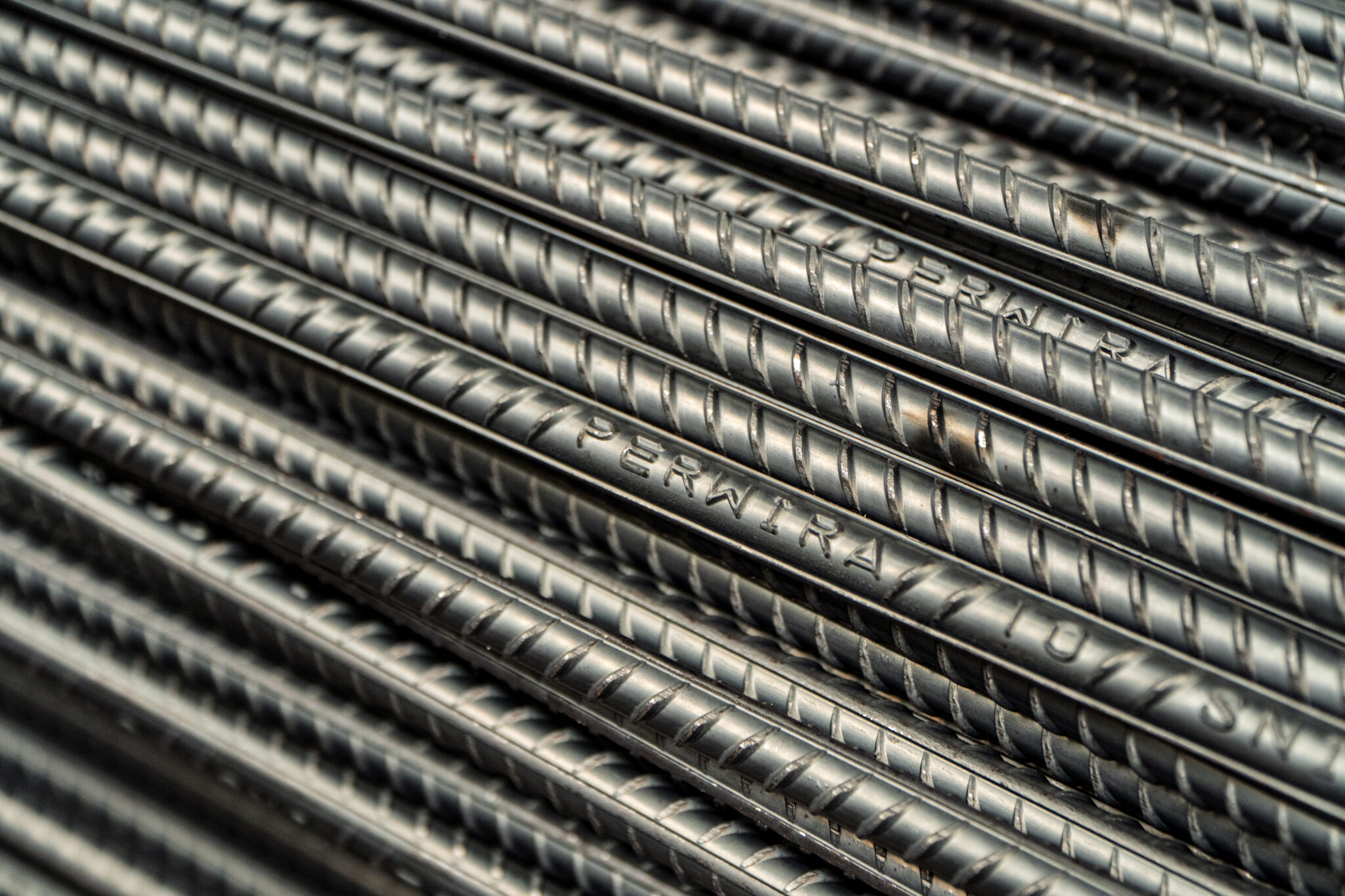 Besi Beton Polos dan Ulir yang Tepat untuk Konstruksi