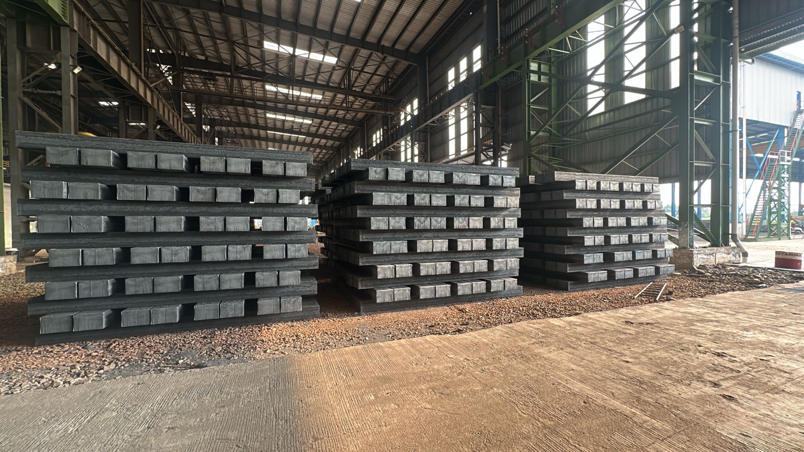 Besi Billet Perwira Steel: Bahan Baku Utama Baja Modern | Perwira Steel